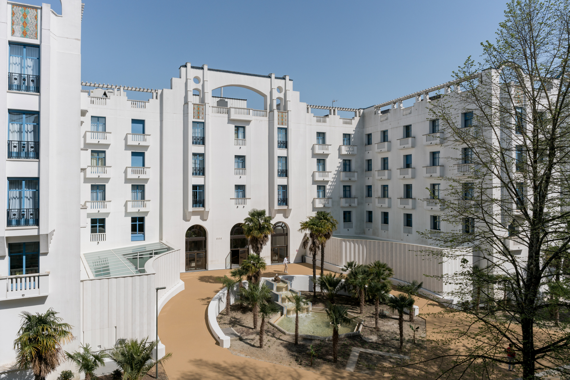 Gallery of Le Splendid / BAL - 8