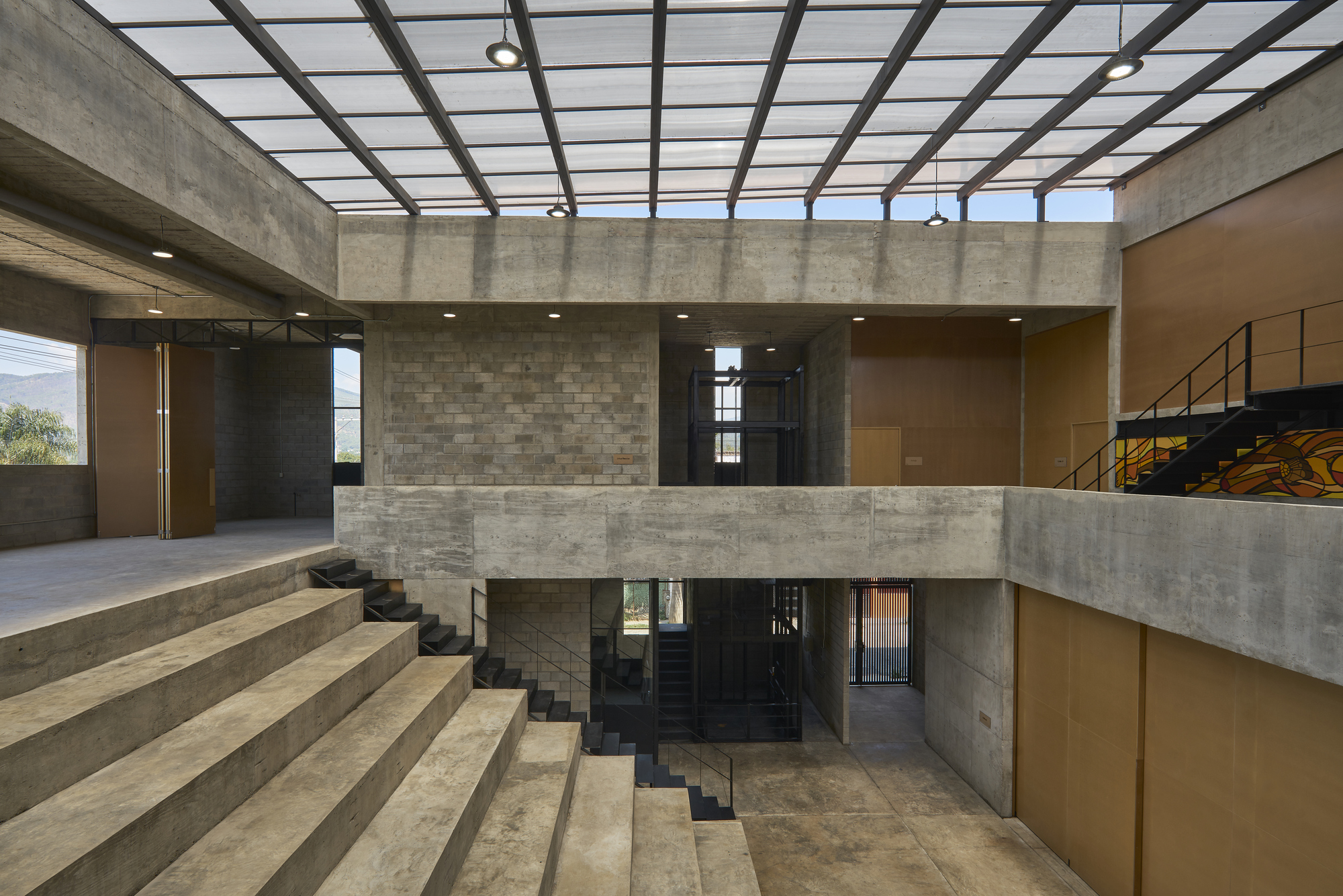 Galería de Escuela de Iniciación Artística / ORIGEN 19º41'53'' N - 19