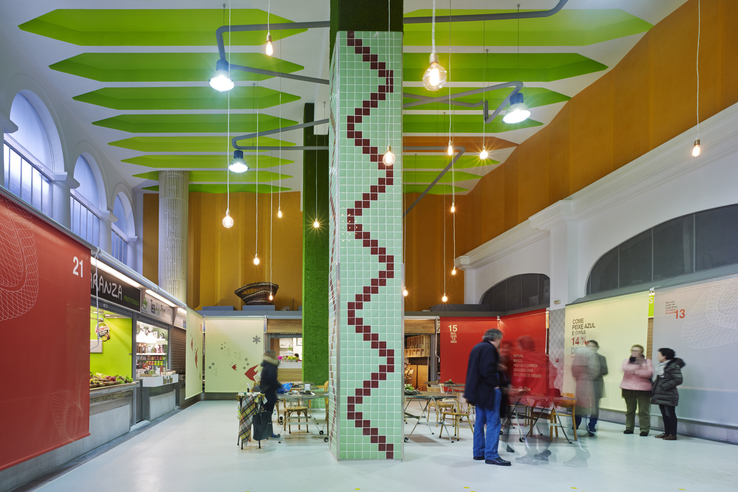 Gallery of Markets: Examples in Plan and Section - 49