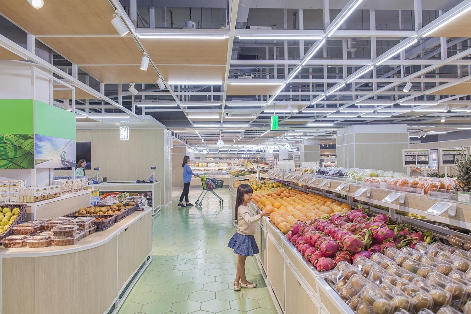 Gallery of Markets: Examples in Plan and Section - 41