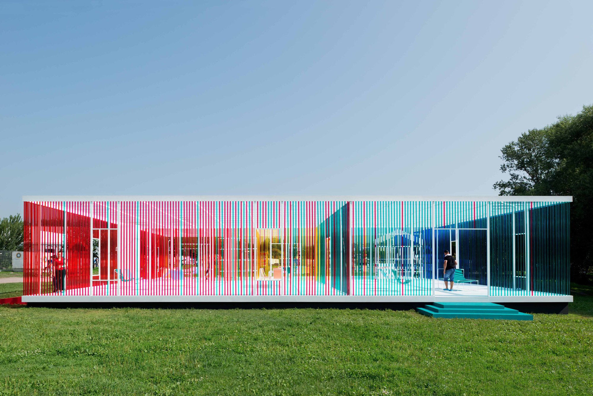 Gallery of Temporary Pavilion at Picnic «Afisha» / project eleven - 7