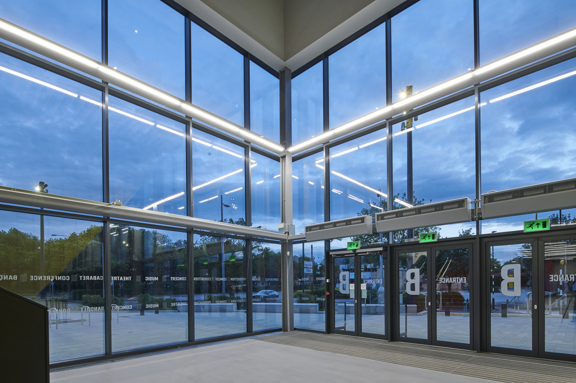 Gallery of Bonus Arena Hull / AFL Architects - 12