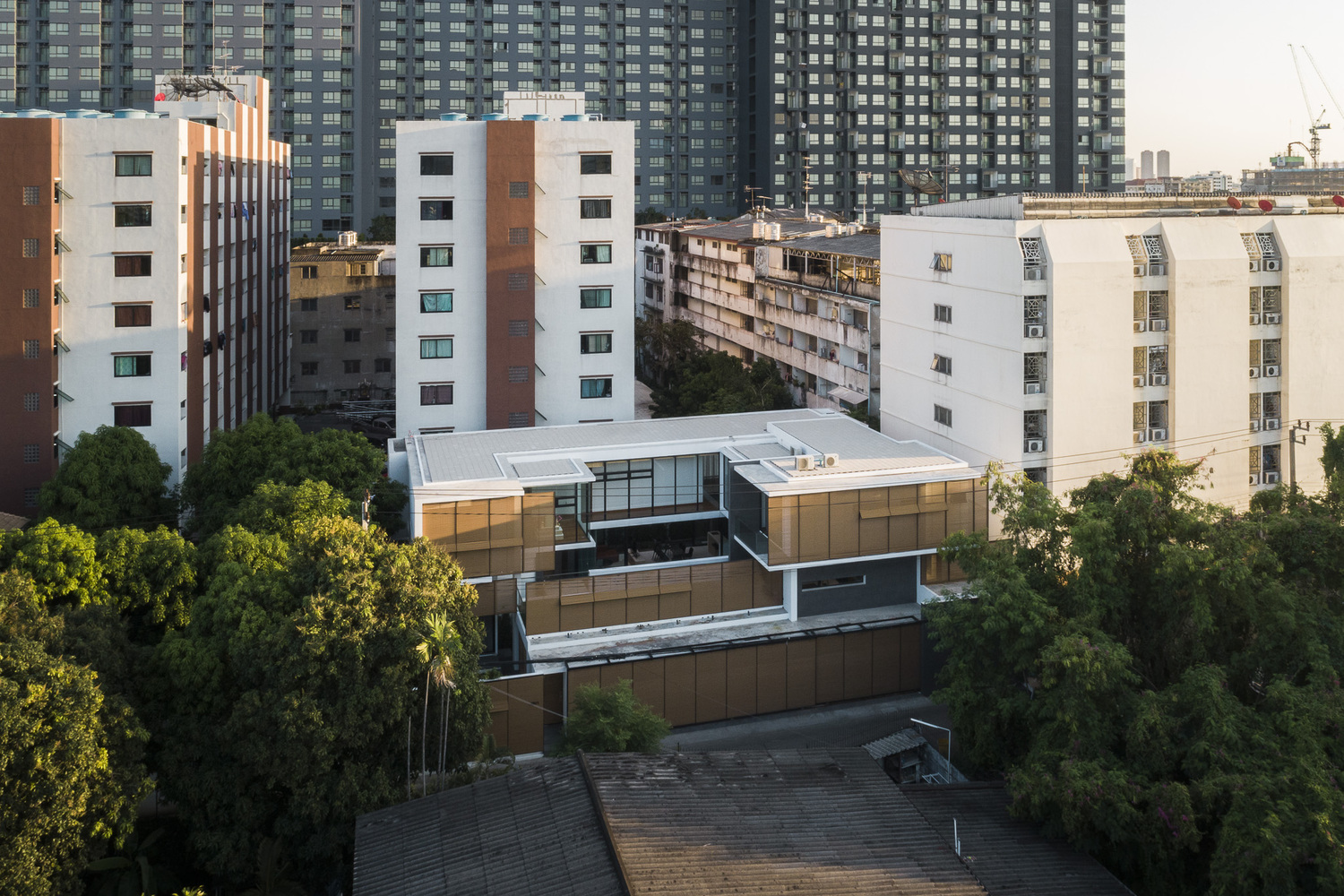 Gallery of Sukhumvit 91 House / Archimontage Design Fields ...
