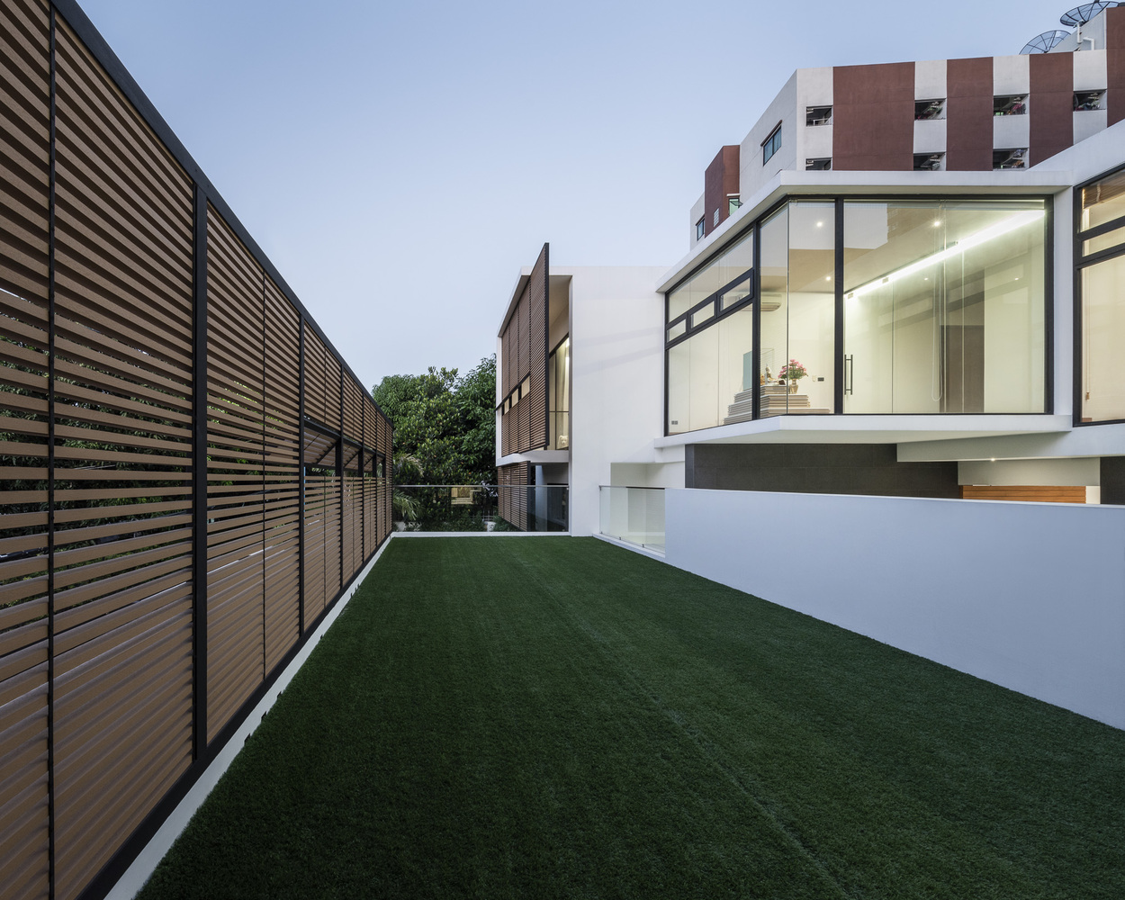 Gallery of Sukhumvit 91 House / Archimontage Design Fields ...