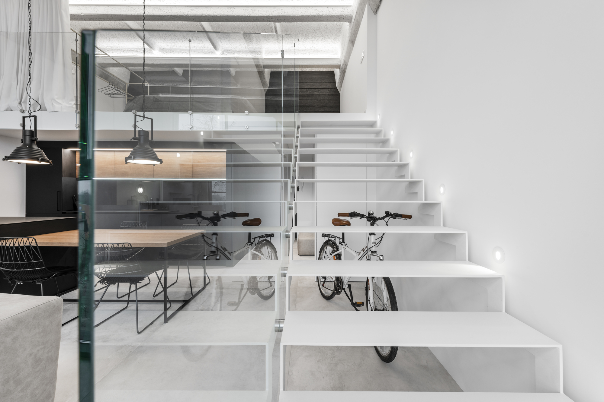 Gallery of Minimalistic Industrial Loft / IDwhite - 17