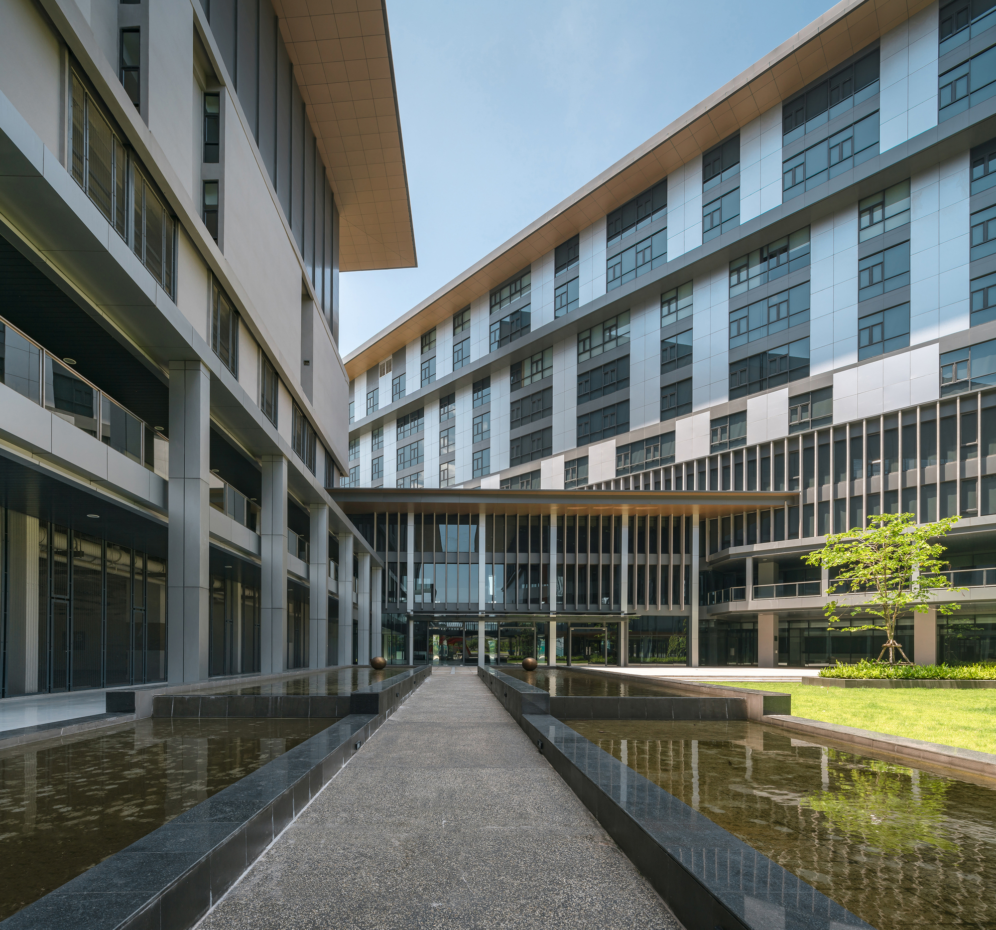 Gallery of Cat New Headquarter Office Building / Plan Architect - 20