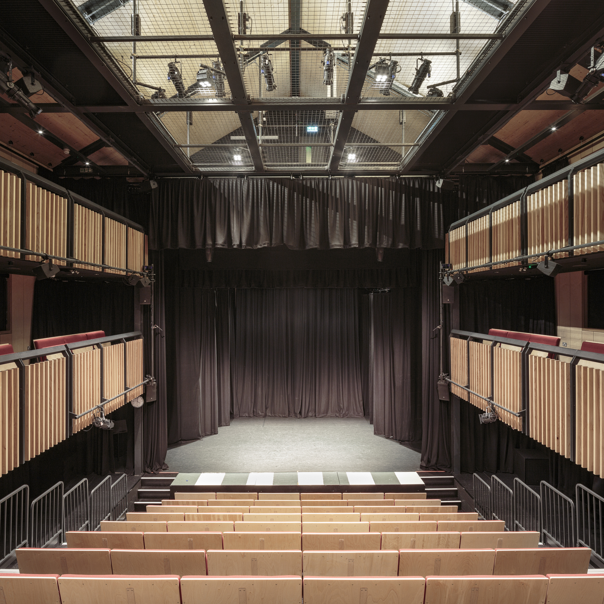 Gallery of Channing School Performing Arts Centre / BuckleyGrayYeoman - 15