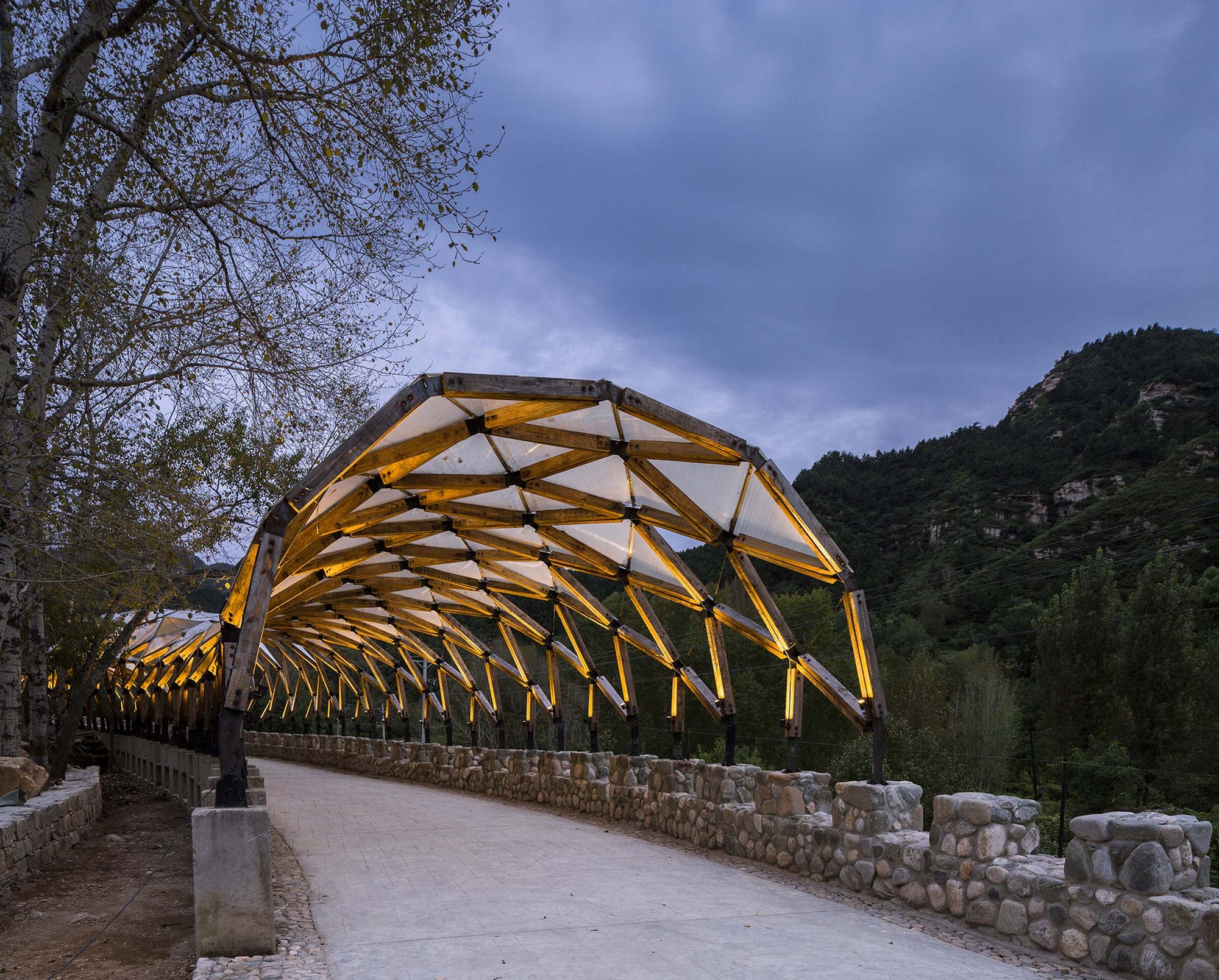 Gallery of Pergola in Luotuowan Village / LUO studio - 13