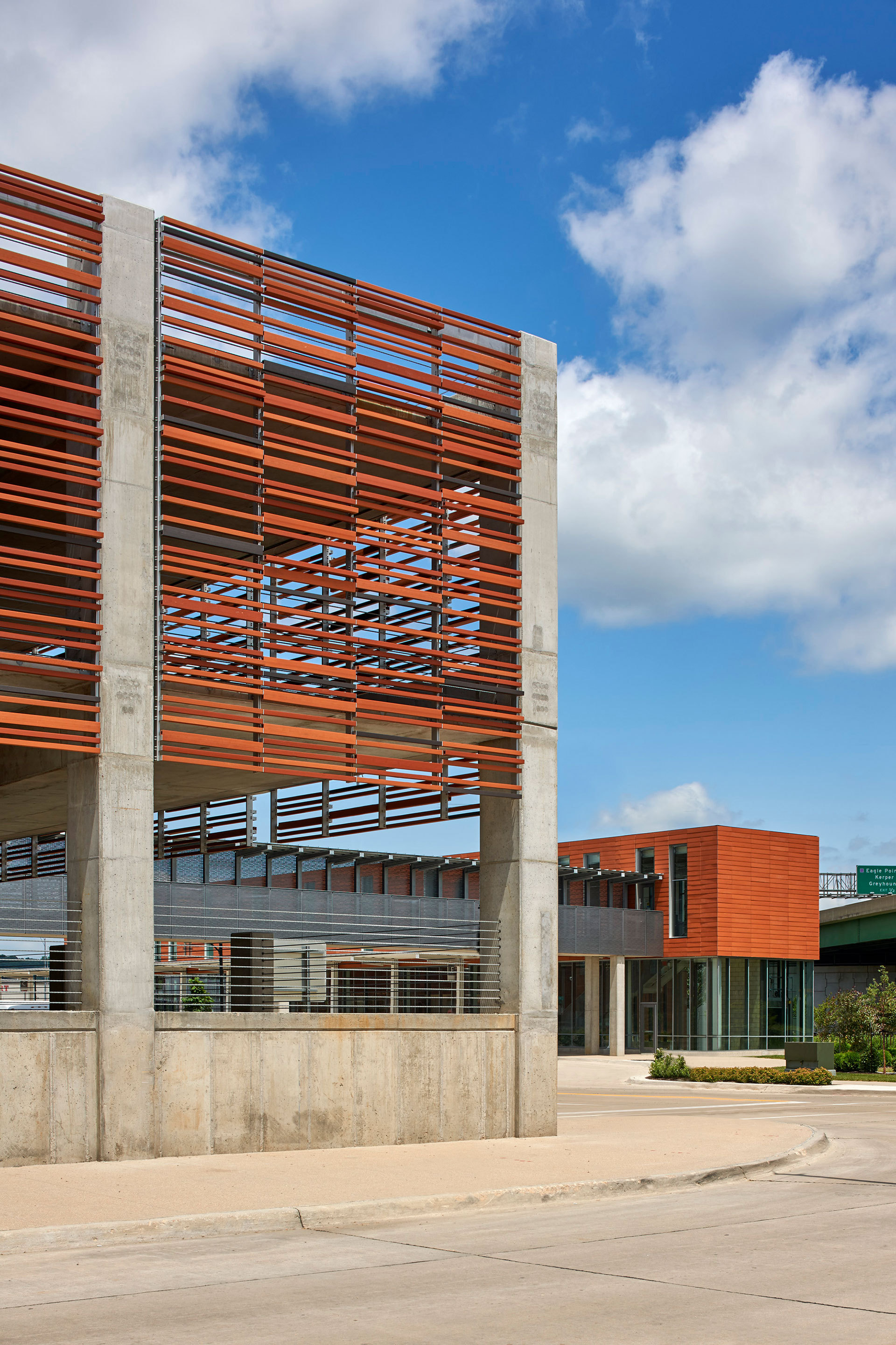 Gallery of Dubuque Intermodal Transportation Center / Neumann Monson ...