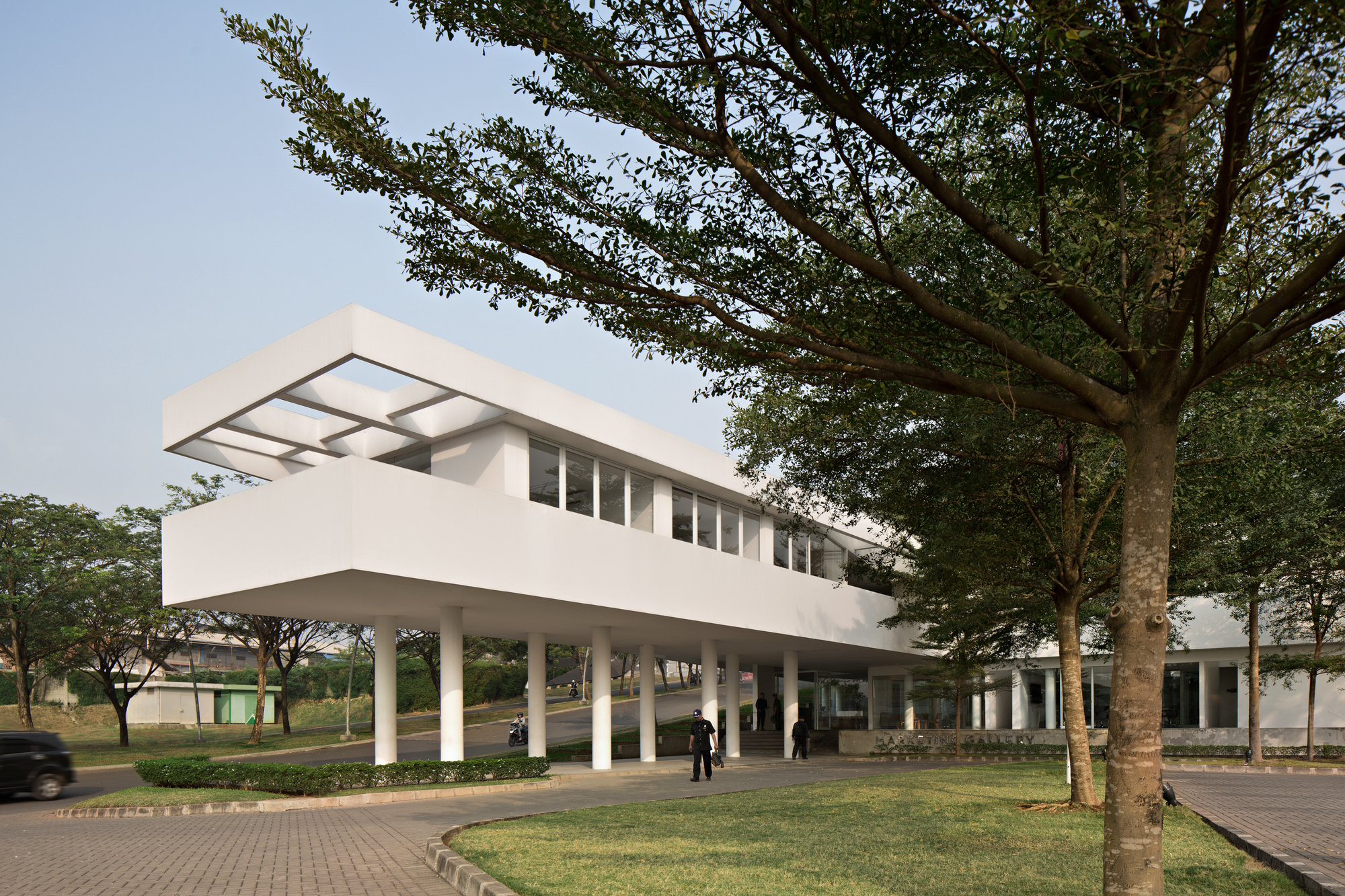 Gallery of Vida Bekasi Marketing Office / andramatin - 11