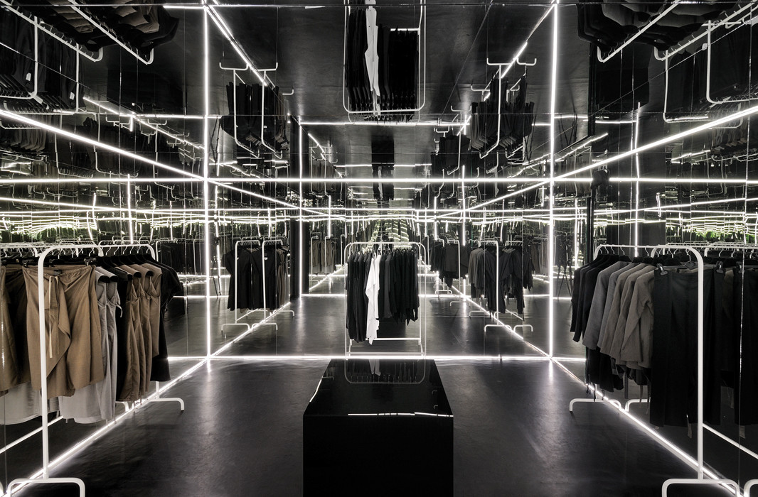 Gallery of Retail Stores Under 100 Square Meters: Examples in Plan and ...