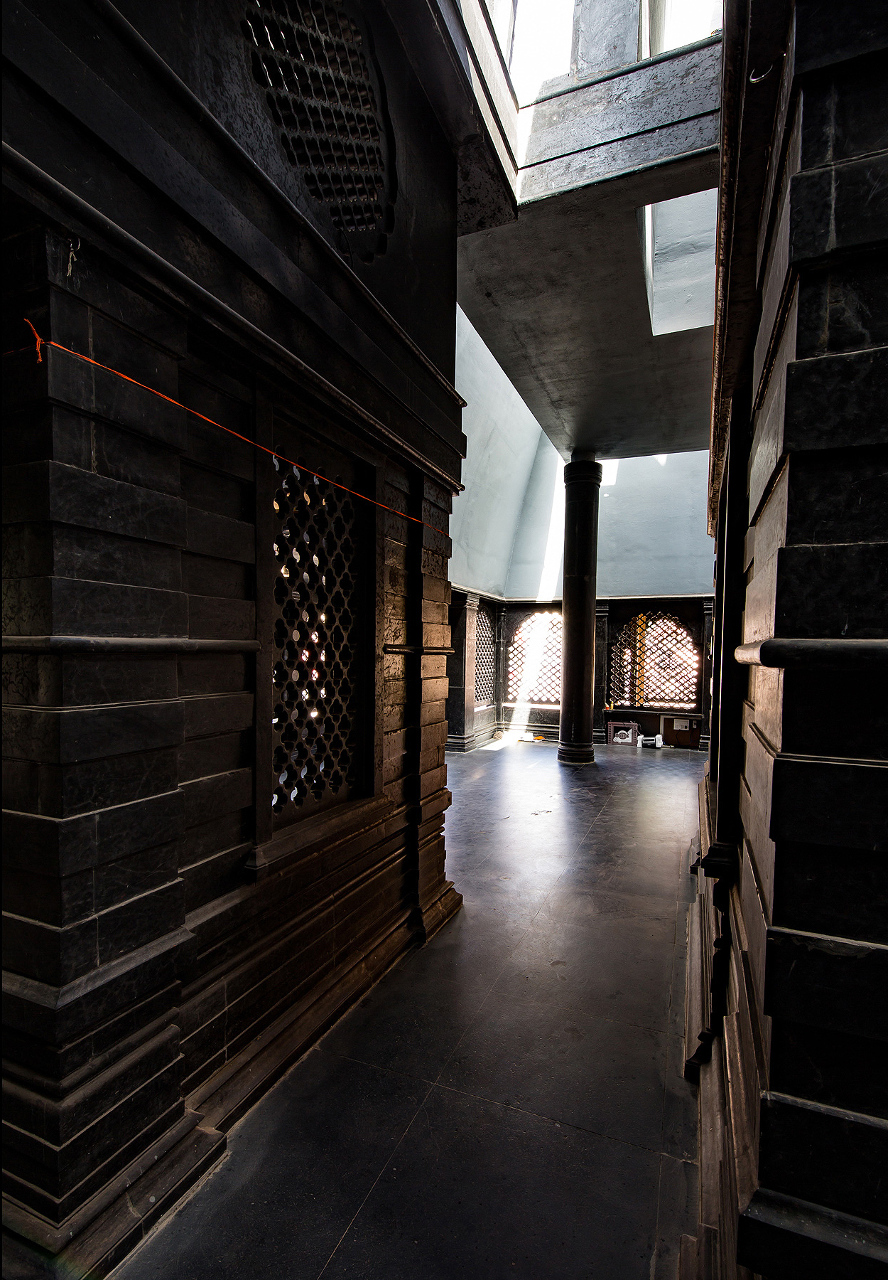 Gallery of MARUTI MANDIR – Home for GOD on Earth / Within N Without - 6