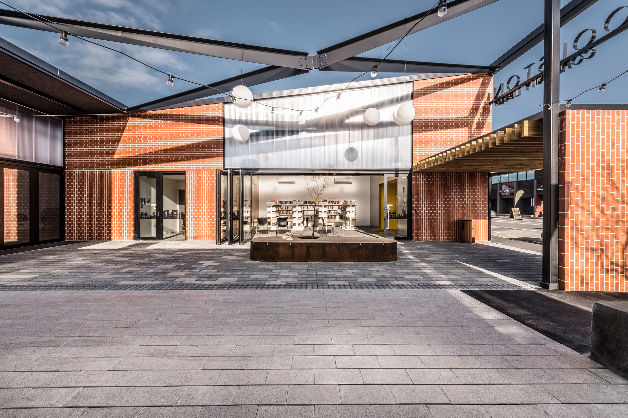 Gallery of Woolston Community Library / Ignite Architects - 11