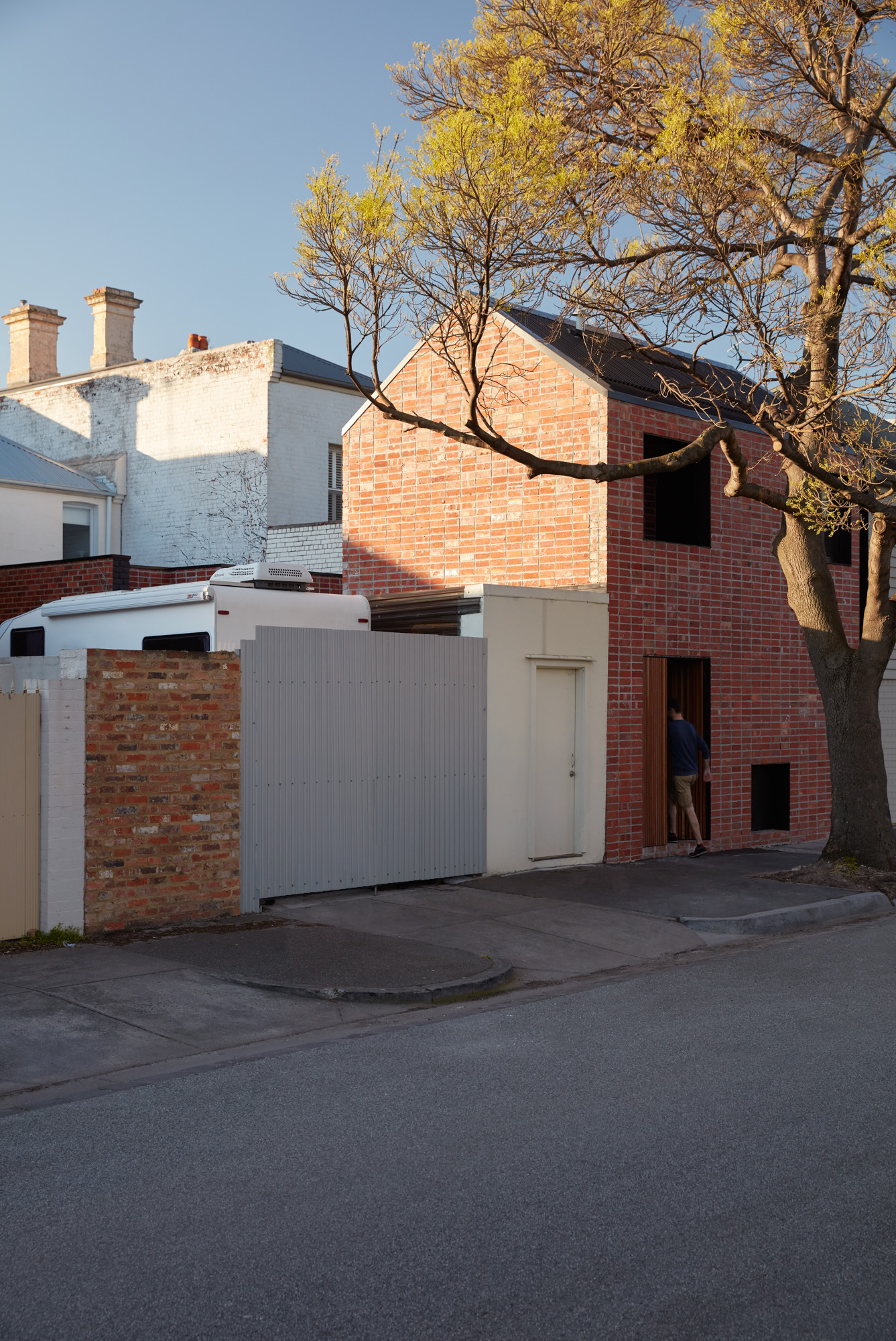 Gallery of Brick & Gable House / Breathe Architecture - 7