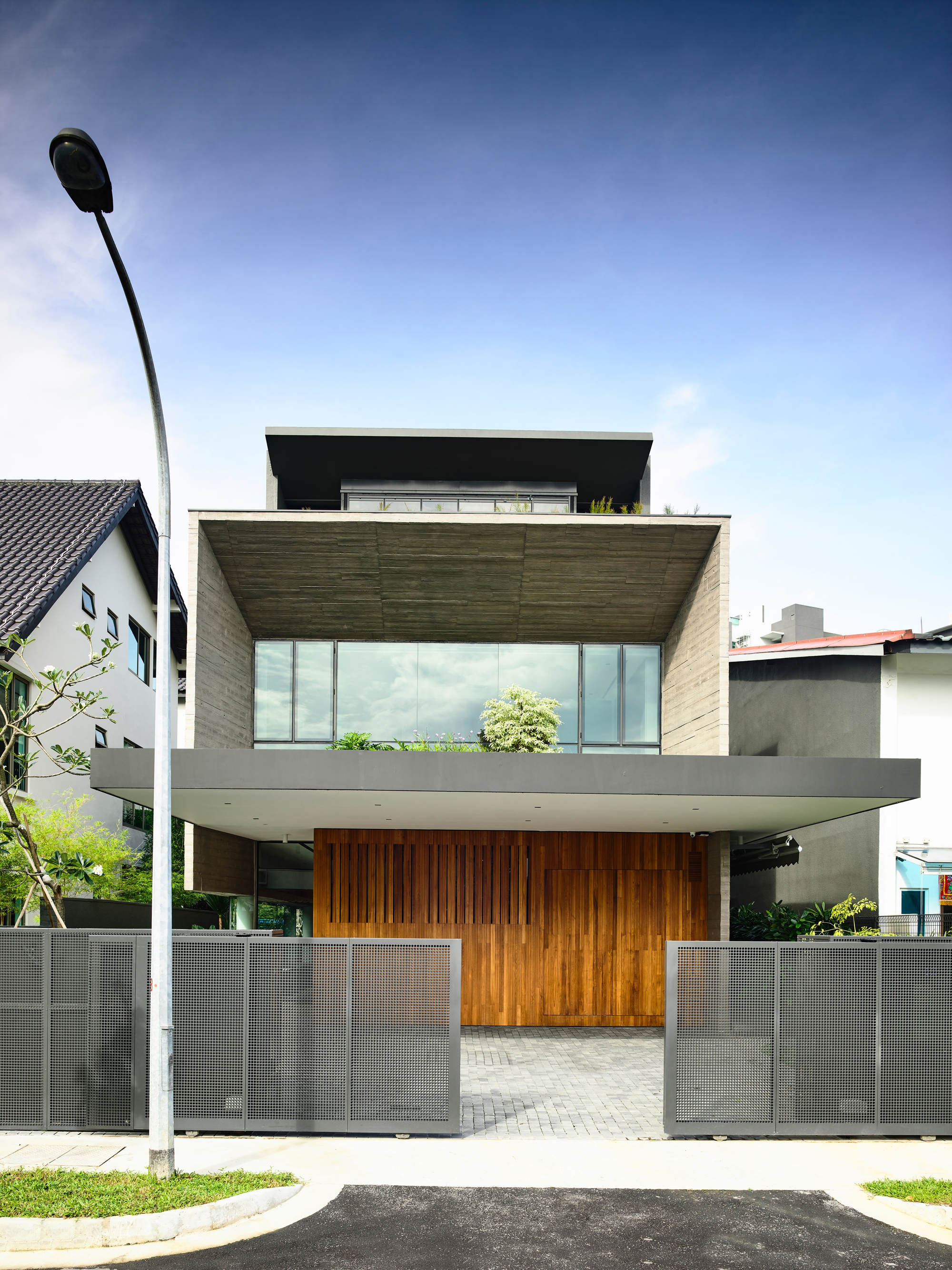 Gallery of 37FC-House / ONG&ONG Pte Ltd - 10