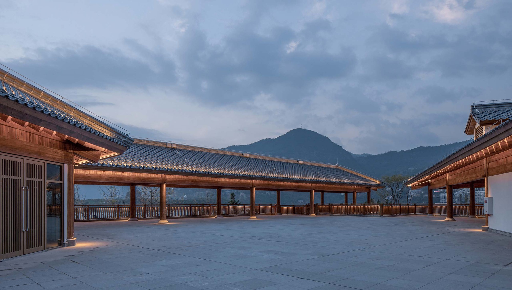 Gallery of Yunyang Sifangjing Service Building / Tanghua Architect ...