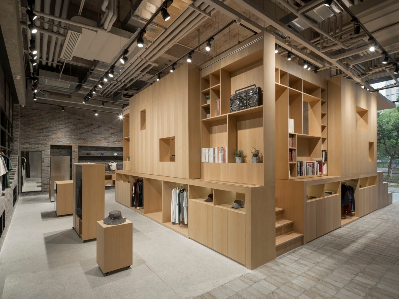 Gallery of Retail Architecture from 100 to 1000 Square Meters: Examples ...