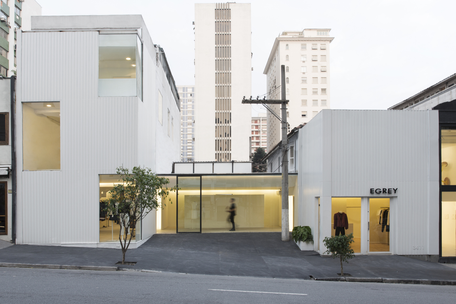 Gallery of Retail Architecture from 100 to 1000 Square Meters: Examples ...