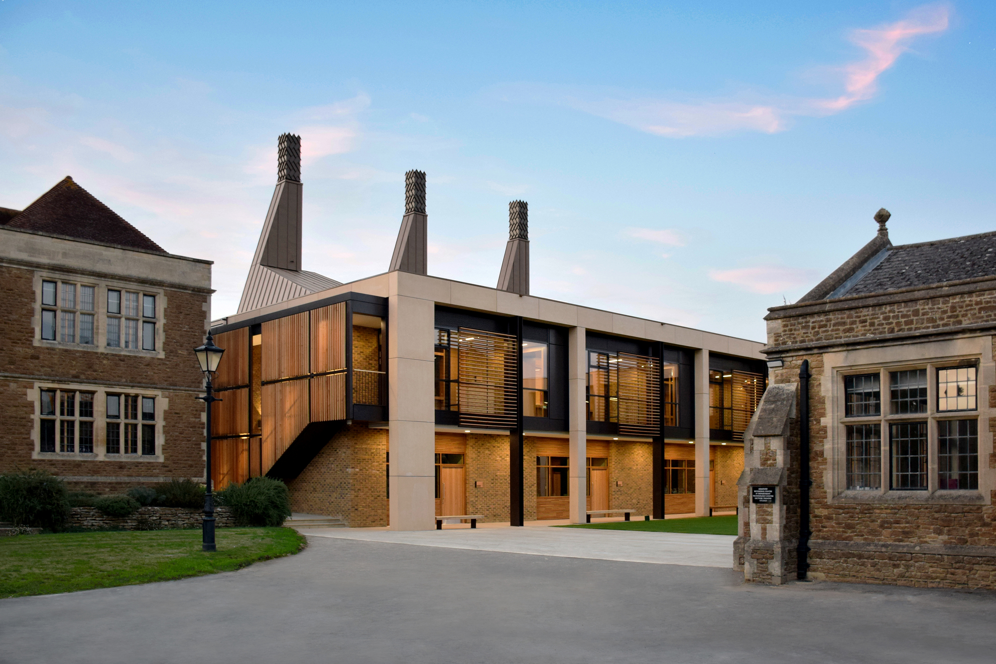 Gallery of Charterhouse Science & Mathematics Centre / Design Engine ...