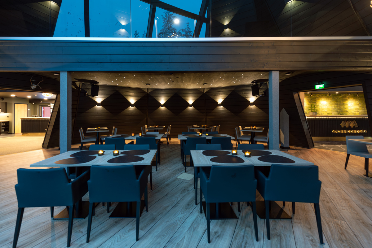 Gallery of Glass Resort / VOID Architecture - 5