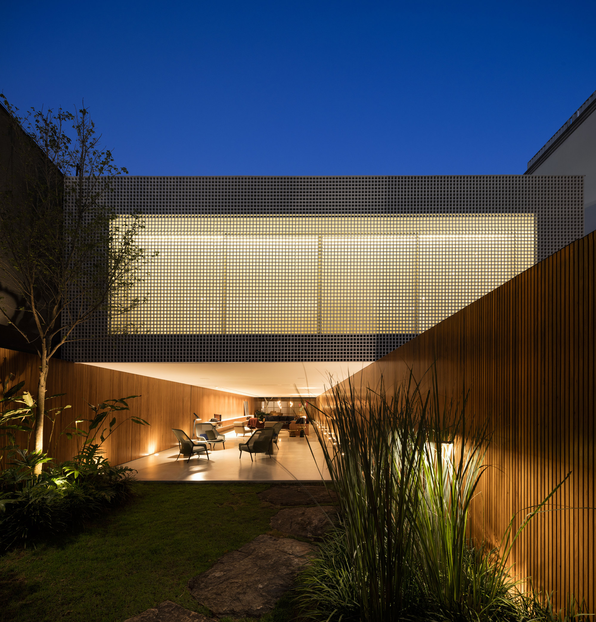 Gallery of C+C House / Studio MK27 - Marcio Kogan + Samanta Cafardo - 53