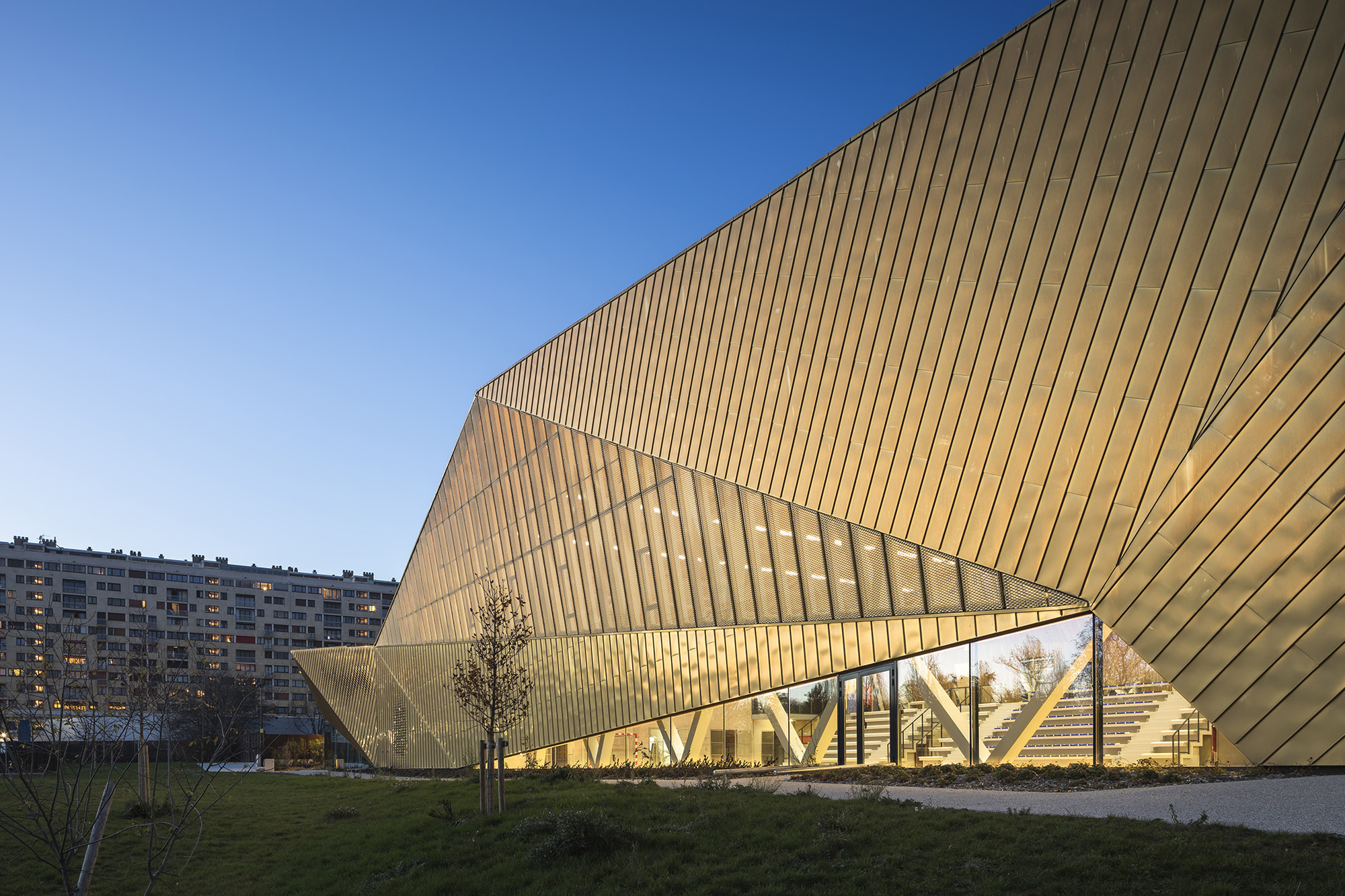 Galeria de Complexo Esportivo La Fontaine / archi5 + Tecnova ...