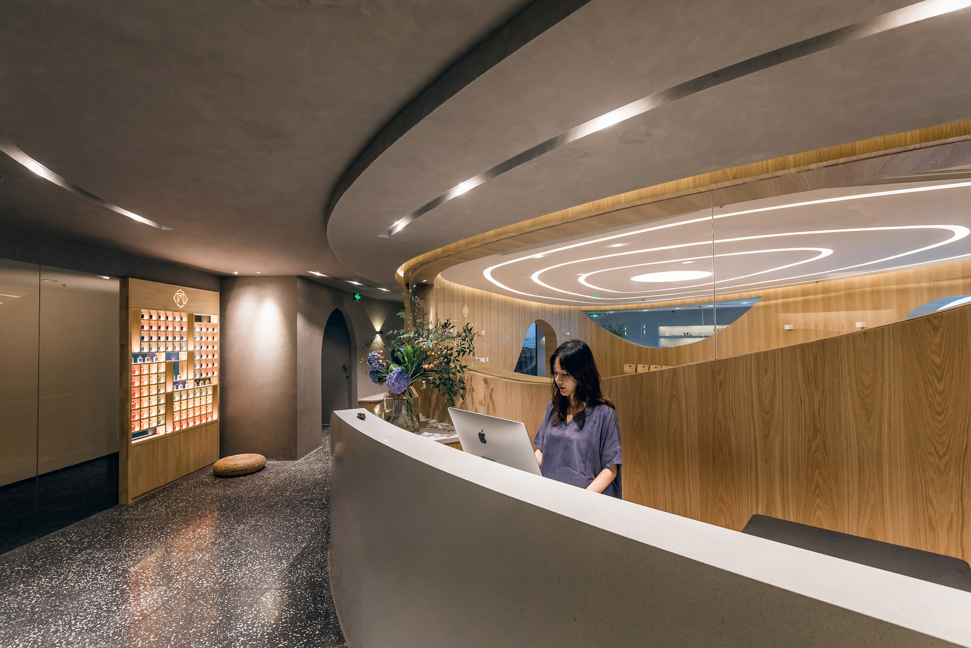 Gallery of Rainbow Arches Energy Salon Shanghai Flagship Store / BEHIVE ...