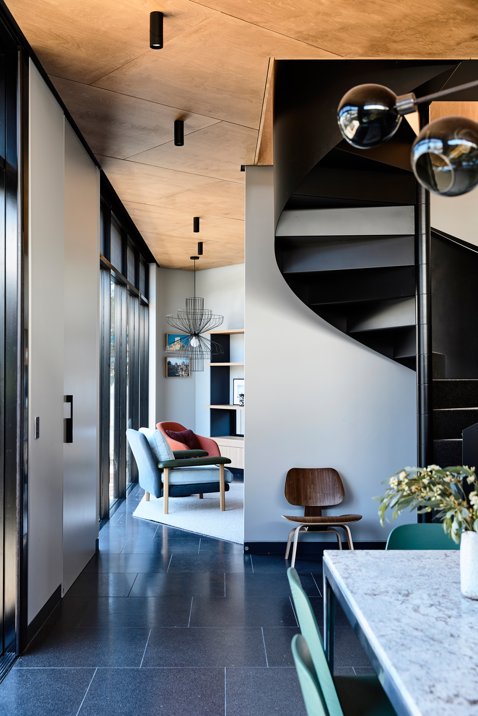 Gallery of Triangle House / Molecule Studio - 32