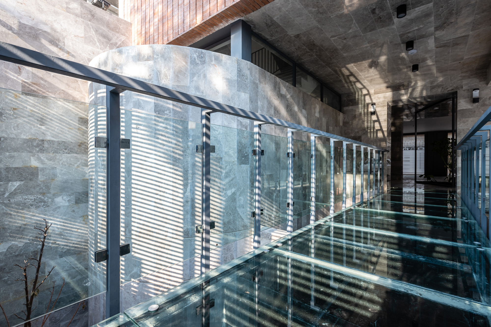 Gallery of 213, An instant / Pi architects - 3