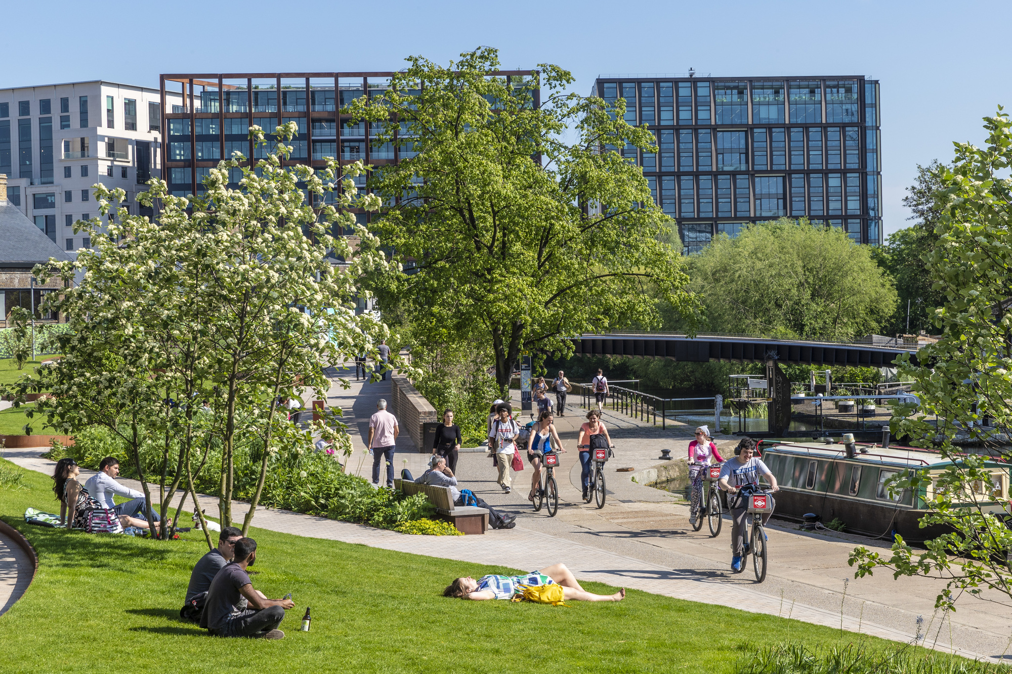 Gallery of Canal Corridor, King’s Cross / Townshend Landscape ...
