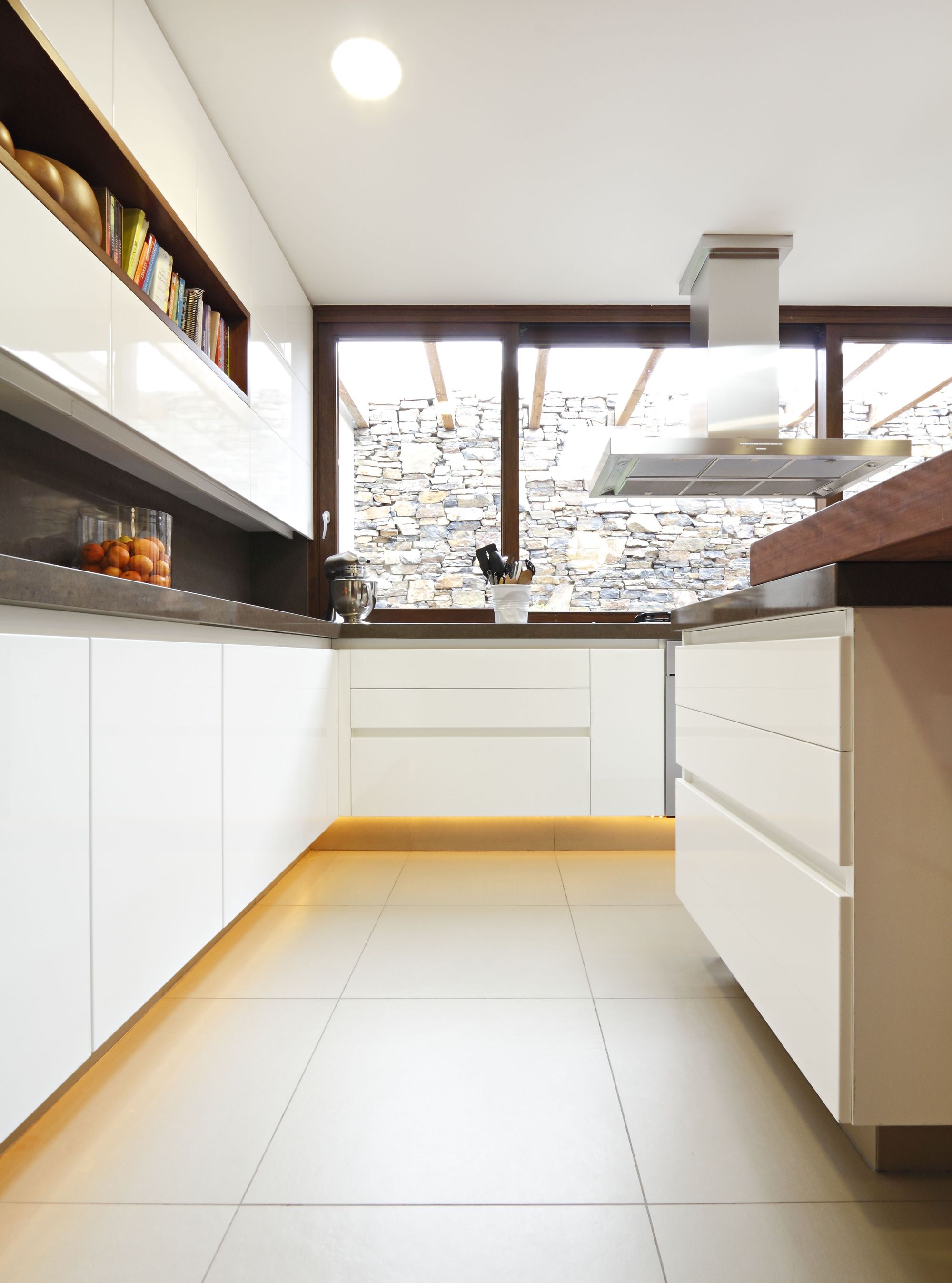 Gallery of Chilean Houses And Their Kitchens In Detail - 6