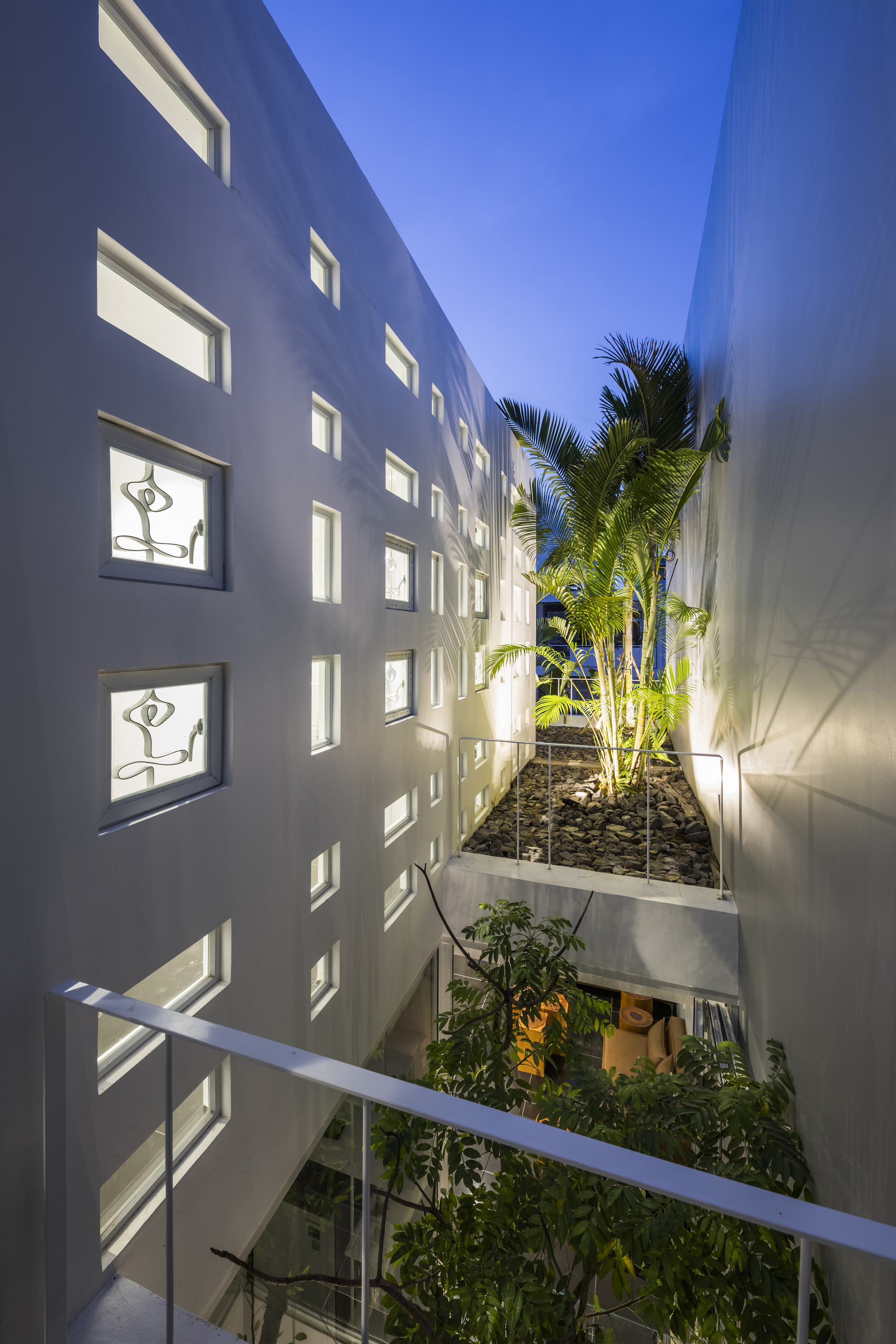 Gallery of Natural breeze & lighting symphony / MW archstudio - 9