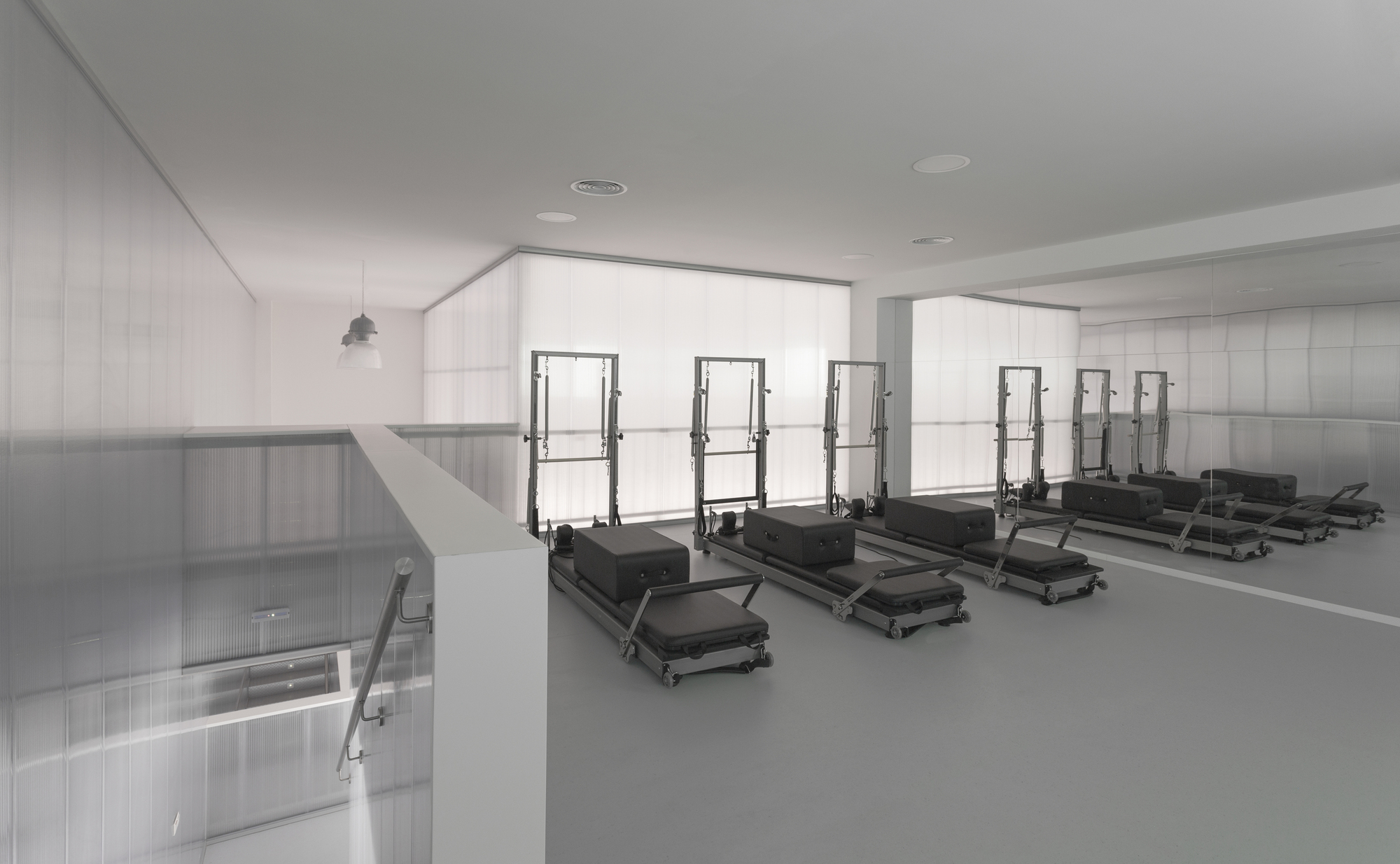 Gallery of Physical Therapy Clinic / Alberich-Rodríguez Arquitectos - 9