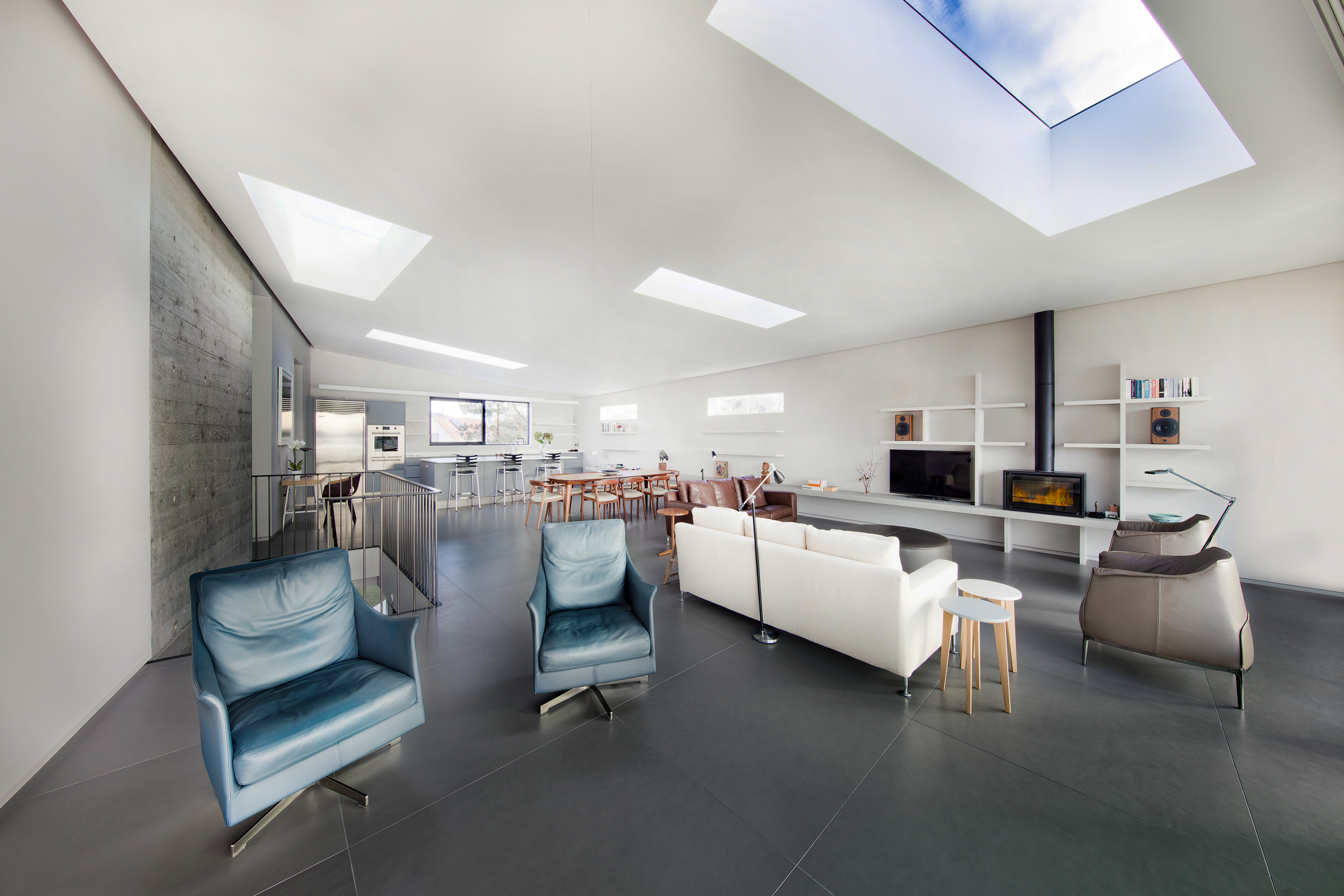 Gallery of Creek House / AR Design Studio - 11