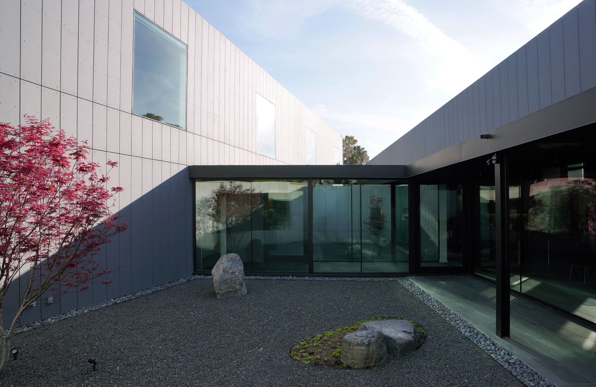 Gallery of 2 Courtyard House / Robertson Design - 10