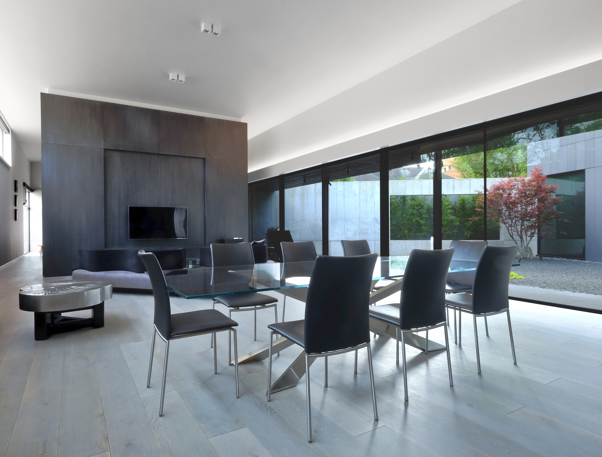 Gallery of 2 Courtyard House / Robertson Design - 12