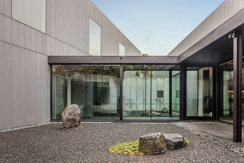 Gallery of 2 Courtyard House / Robertson Design - 4