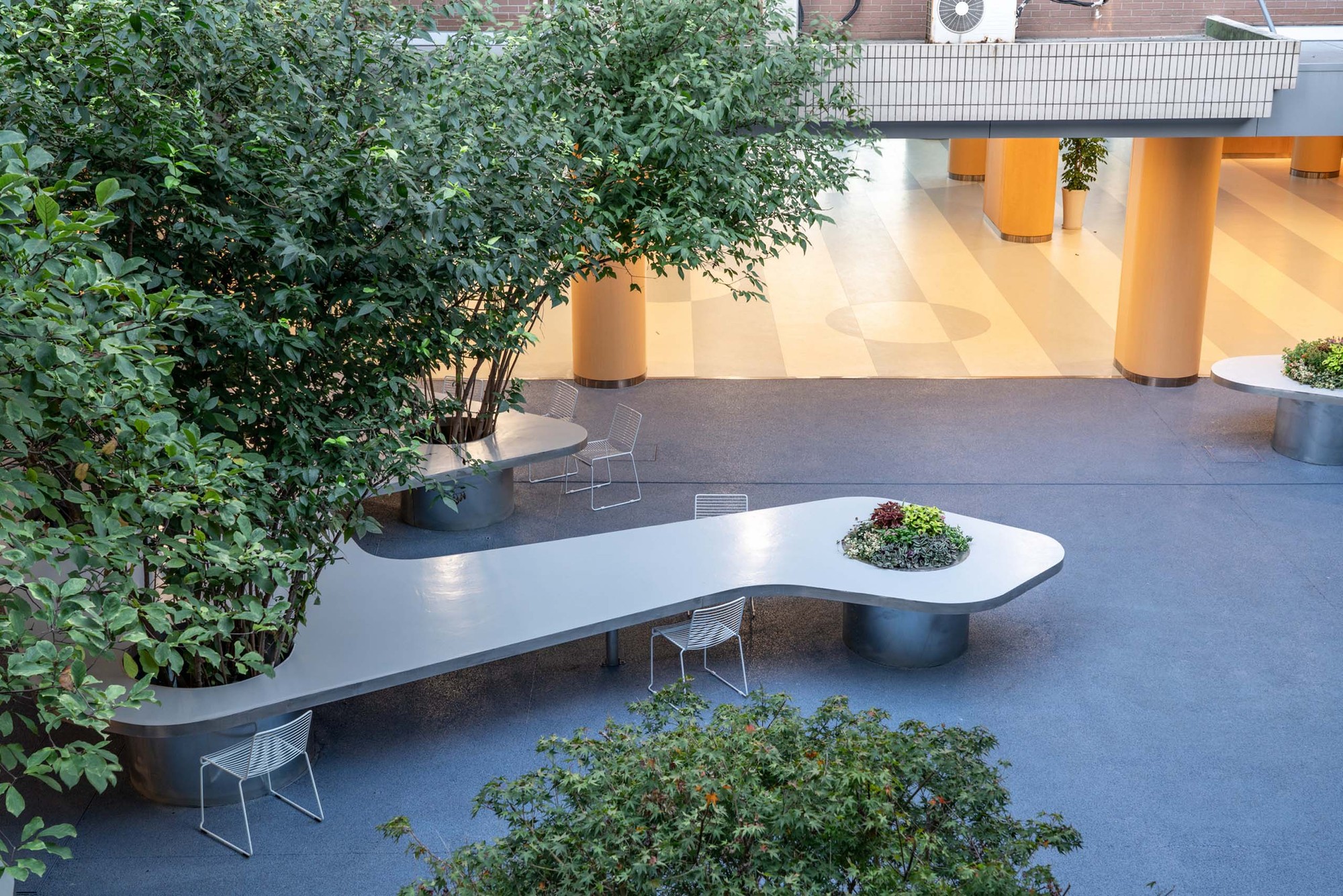 Gallery of Tree Desk Garden / Da landscape - 9