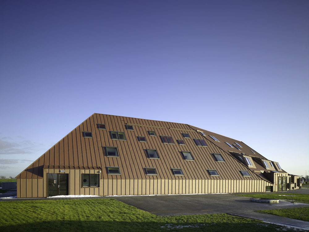 Gallery of Sun-Filled Spaces Created By Skylights In 20 Architectural ...