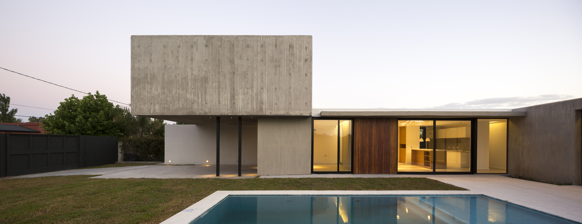 Gallery of REX House / Felipe Gonzalez Arzac Arquitecto - 5