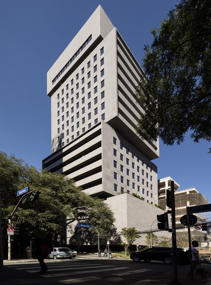 Gallery of Santos Augusta Building / Isay Weinfeld - 2