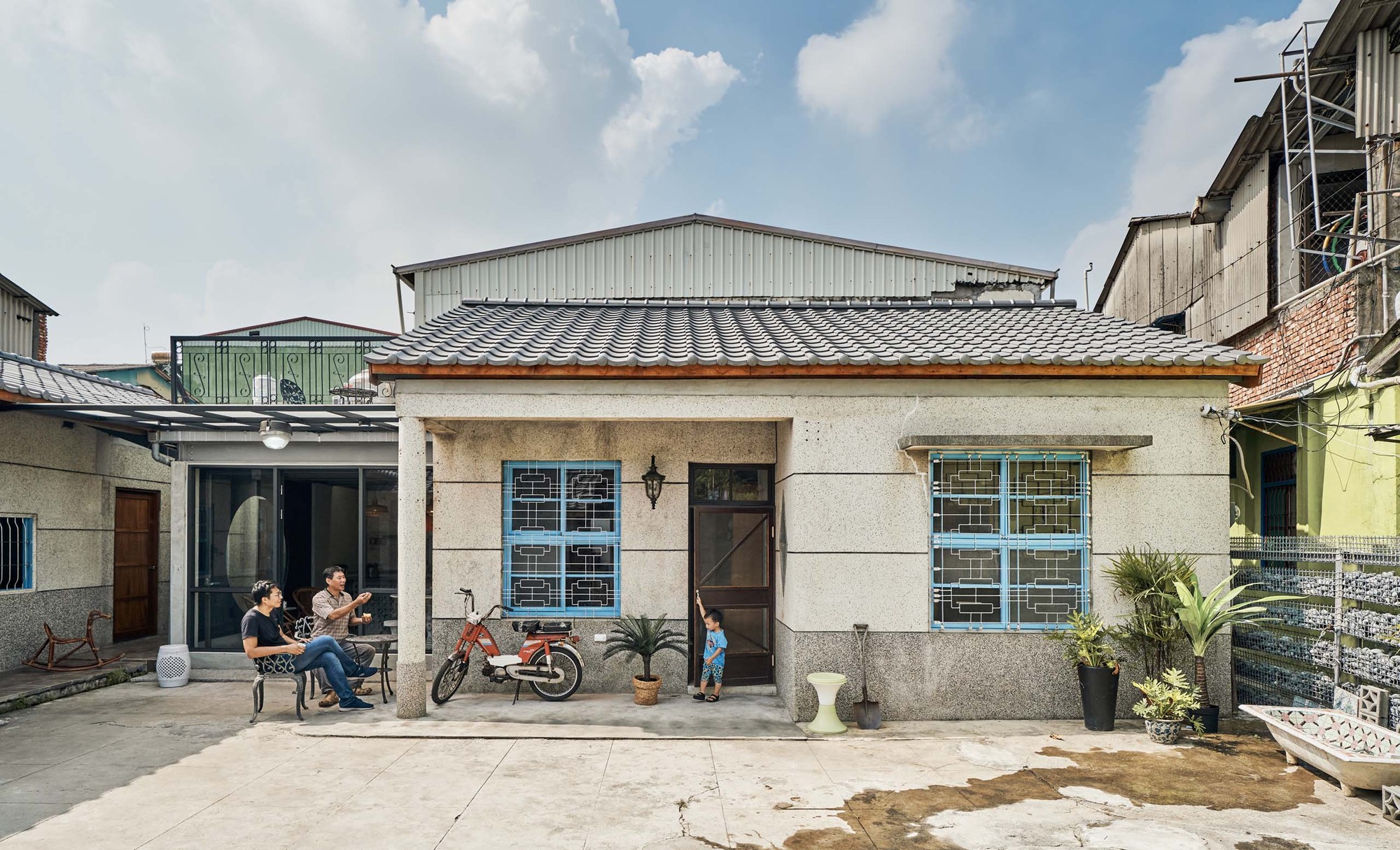 Gallery of The Living Lab, Traditional Clan Estate / HAO Design - 24