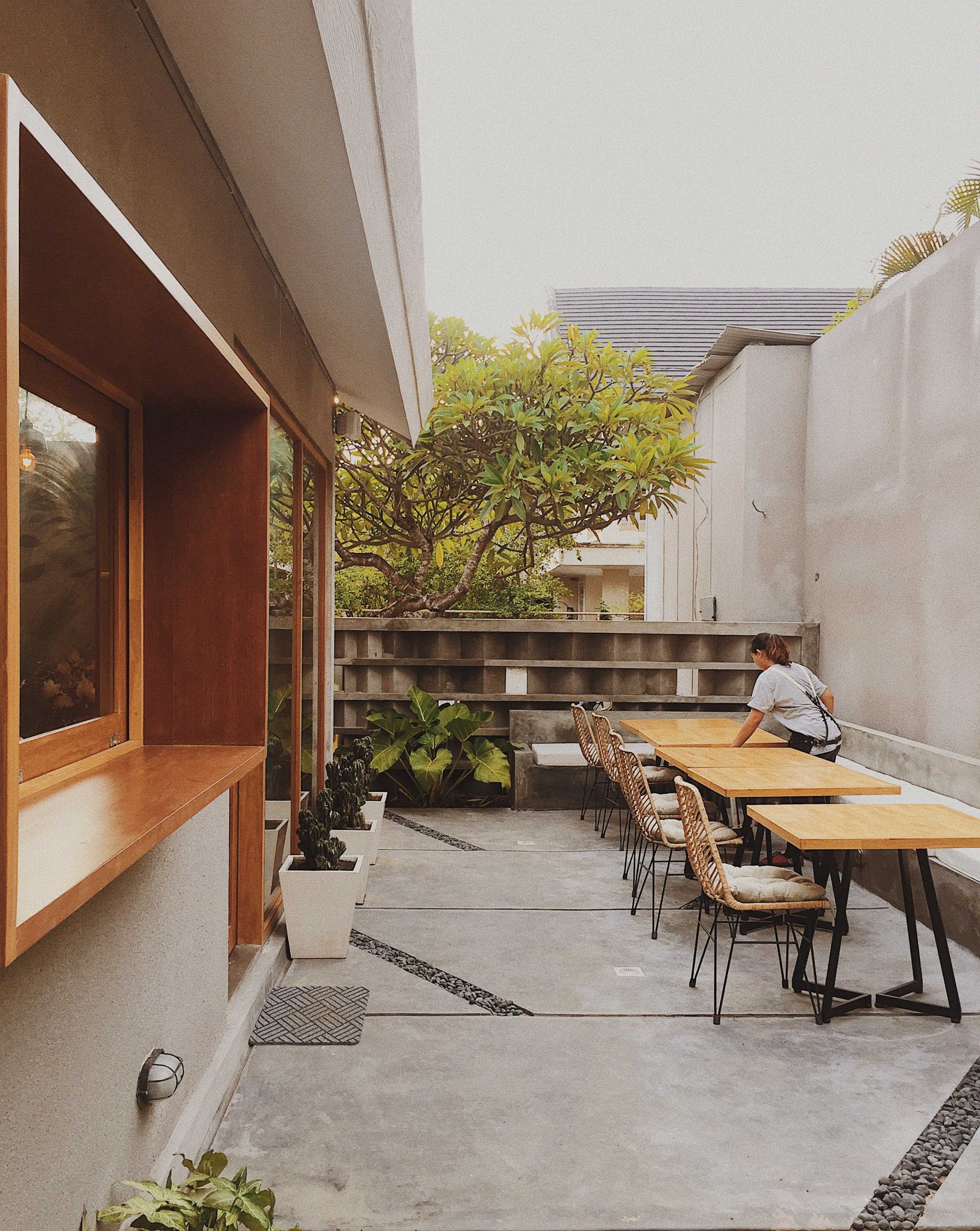 Gallery of Canvas Café Bali / Studio Tropis - 8