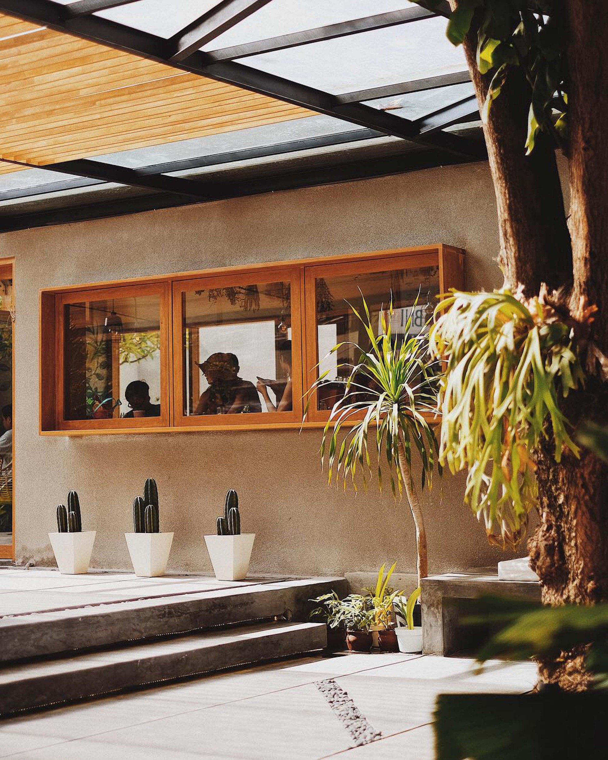 Gallery of Canvas Café Bali / Studio Tropis - 6