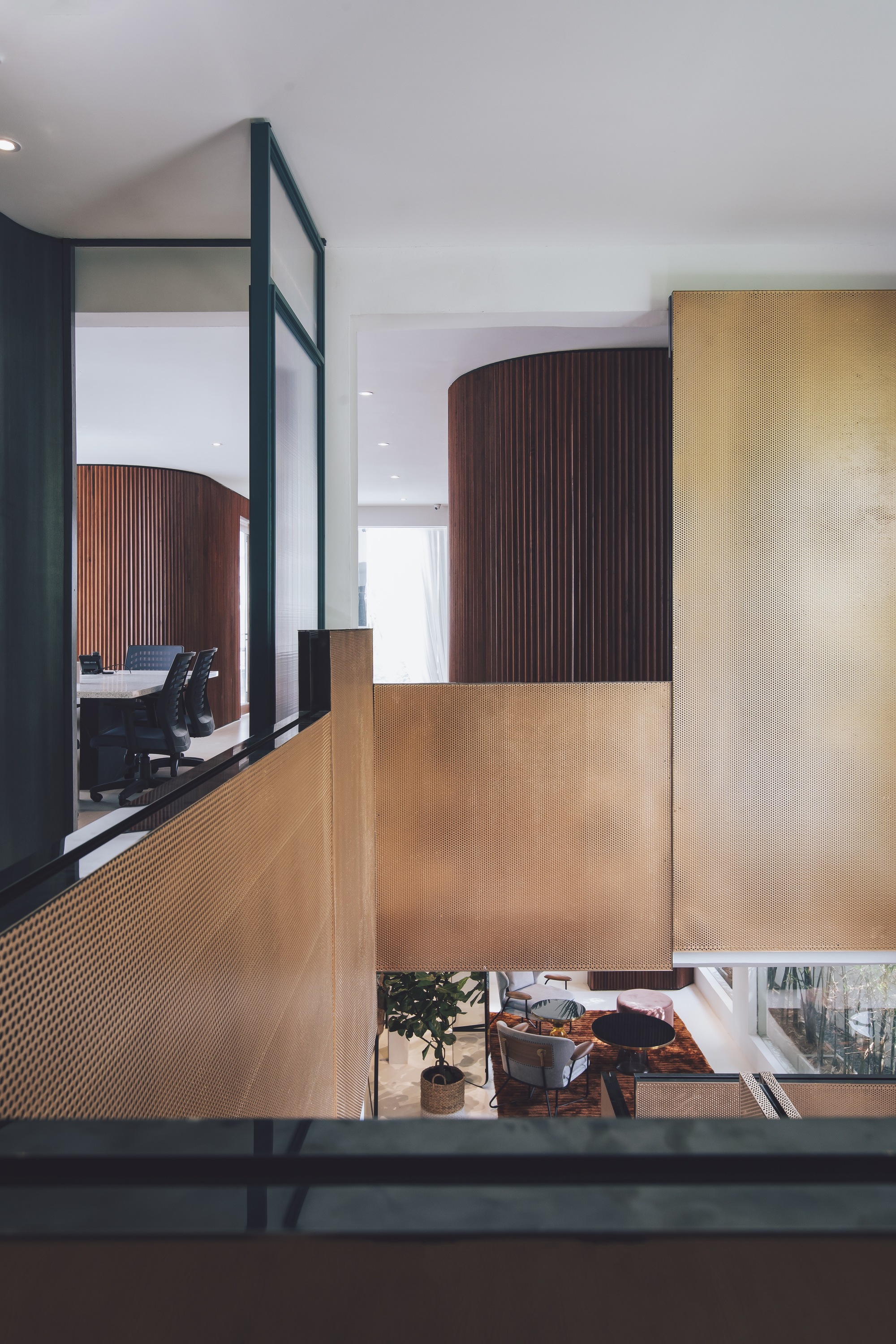 Gallery of Mantab Workplace / S/LAB10 - 15