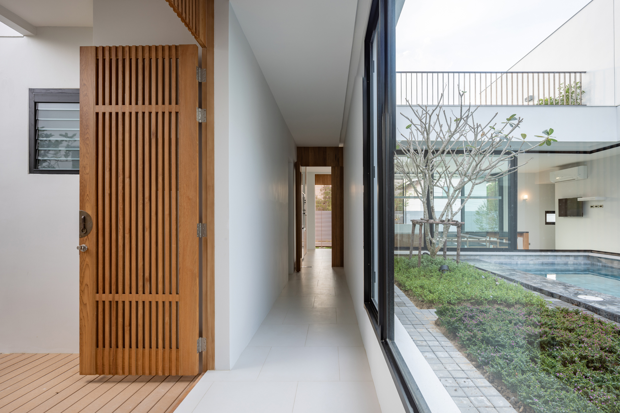 Gallery of Multiple Courtyard House / Poetic Space Studio - 11