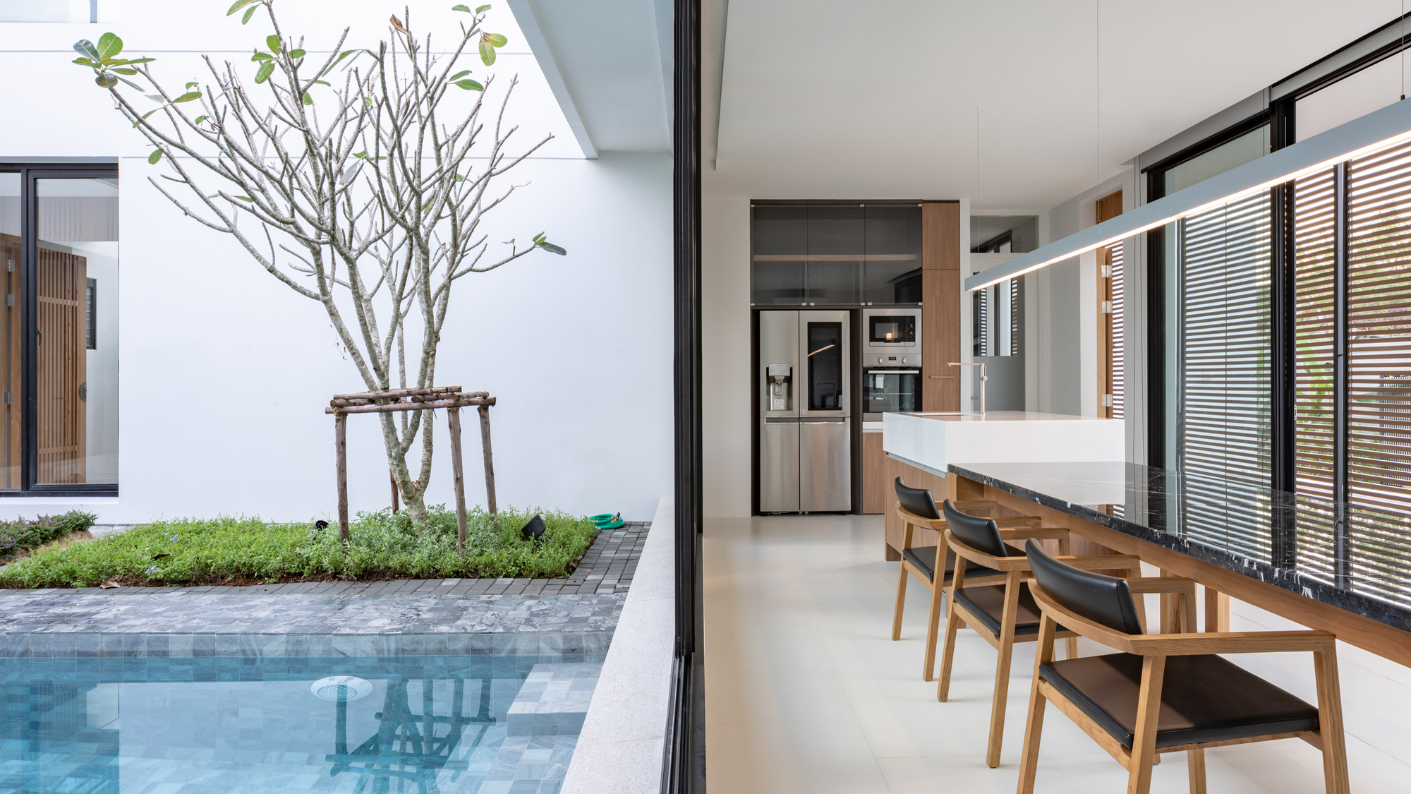 Gallery of Multiple Courtyard House / Poetic Space Studio - 2