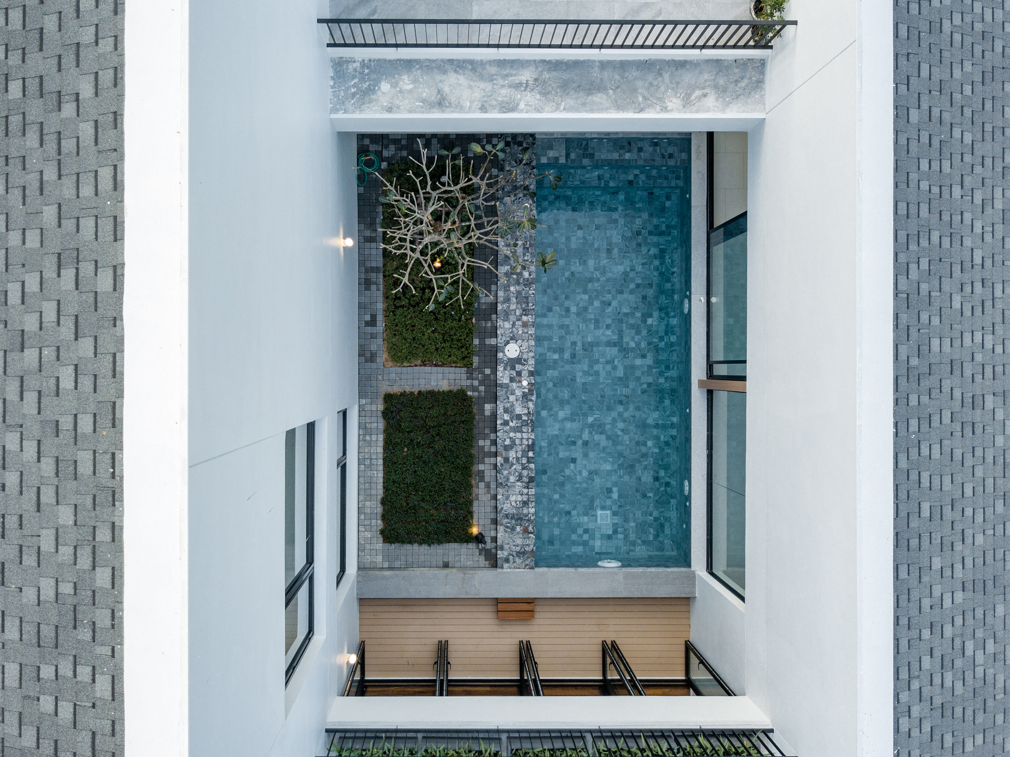 Gallery of Multiple Courtyard House / Poetic Space Studio - 19