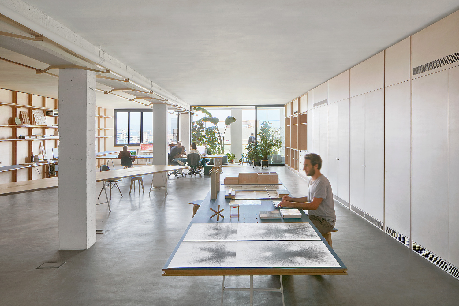 Gallery of Offices and Workplaces: Examples in Plan - 90