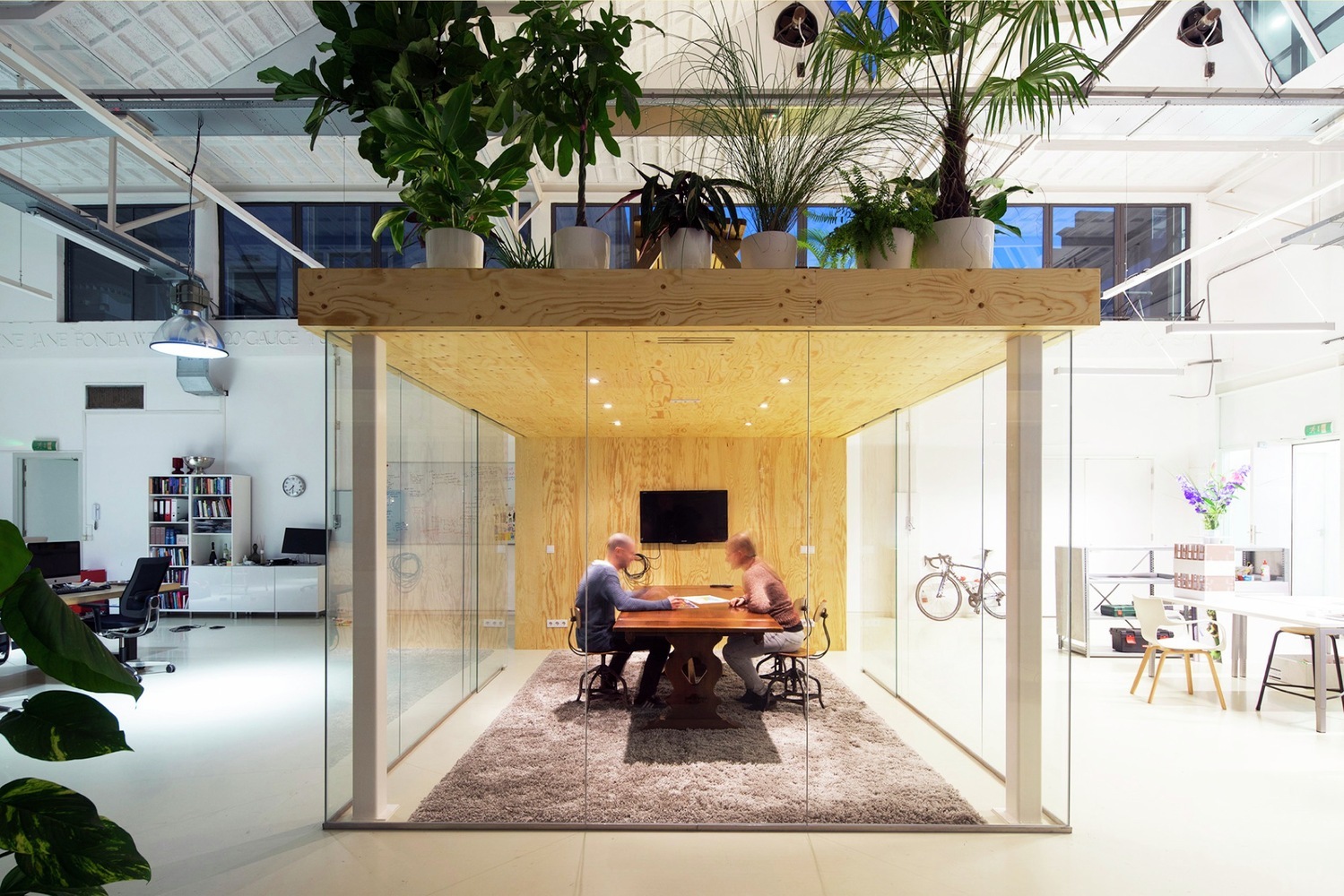 Gallery of Offices and Workplaces: Examples in Plan - 38